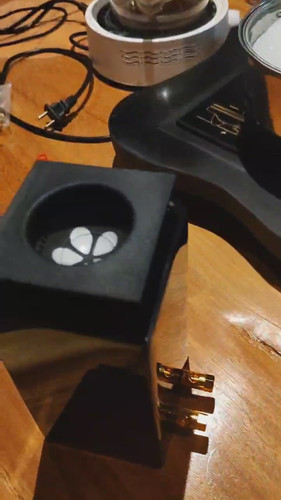 Tiny Radial - Piano Black | Decware Tiny Radials