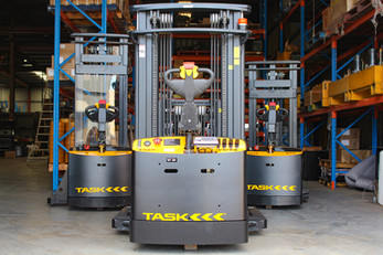 TASK Forklifts | Straddle Stacker | Conda