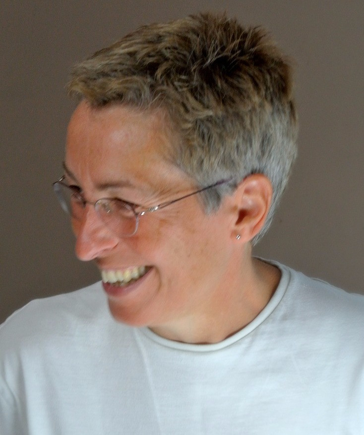 Bestselling author of Lesbian Fiction | Emma Nichols Author