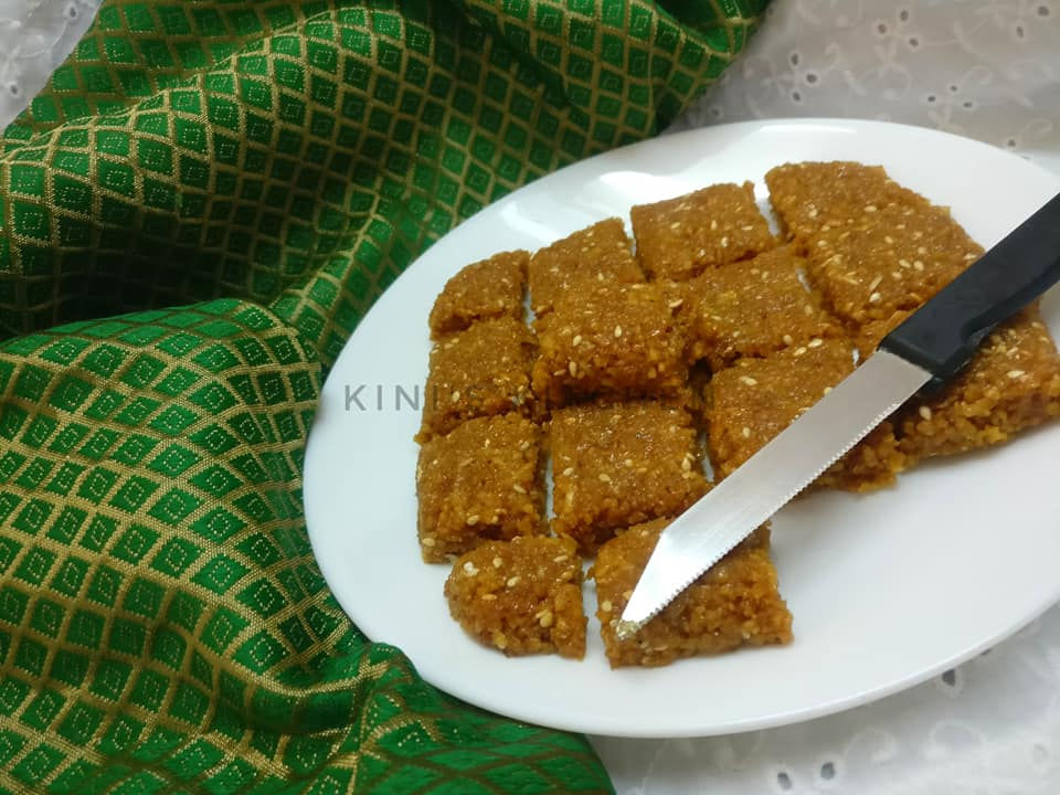 Coconut Jaggery Barfi / Kobbari Mithayi
