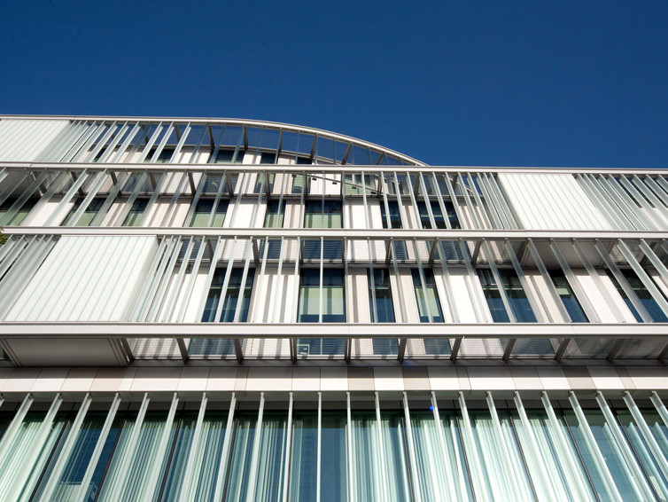 Glass Brise Soleil - Reglt in Brise Soleil System