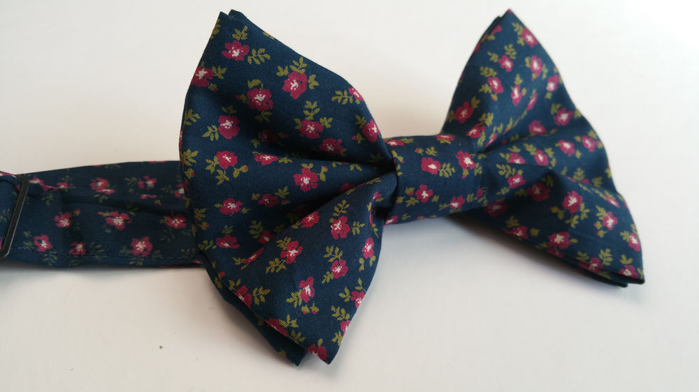 GIRL + BOW TIE = AWESOME