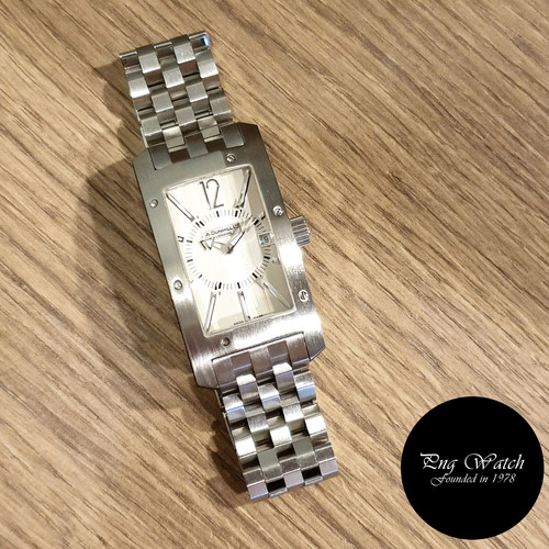 Dunhill L.E Automatic City Tamer London Bulldog Watch (2) | pngwatchdealer