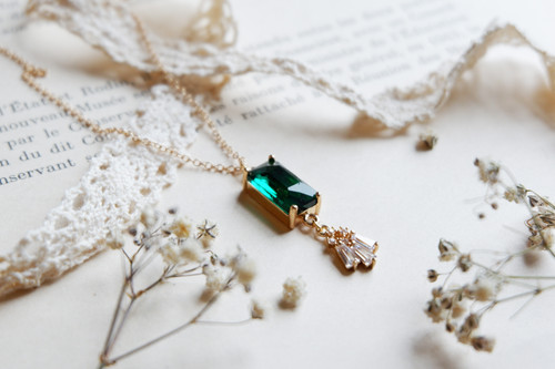 Art Deco Necklace, Vintage Emerald Stone Necklace | HelloArt