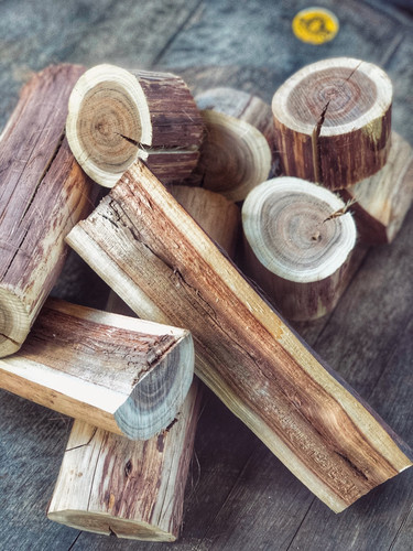 Hickory Logs / Split Logs - 1kg | Ironwood Barbecue