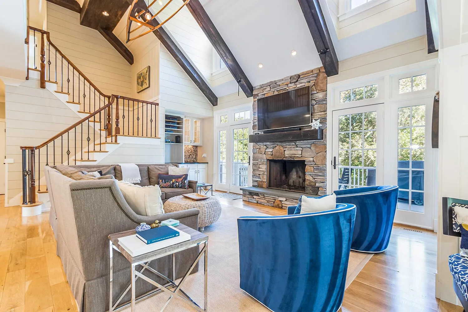 J D Woodworking | Custom Finish Carpentry & Woodworking in Chicago