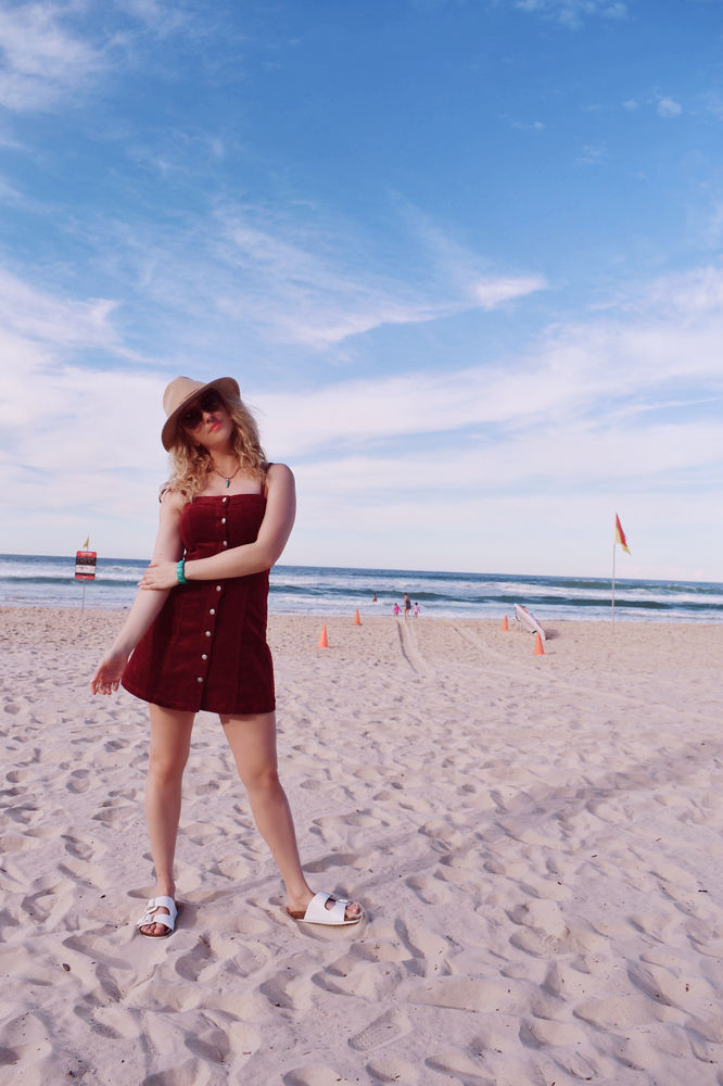 Maroon Beach Days