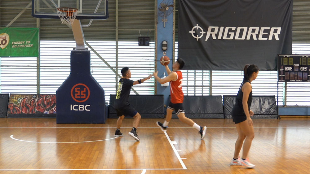 Basketball: Know When to Use the Reverse Lay-Up