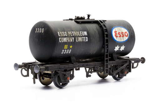 Kitmaster Esso Tank Wagon Kit | TierneyModelRailway