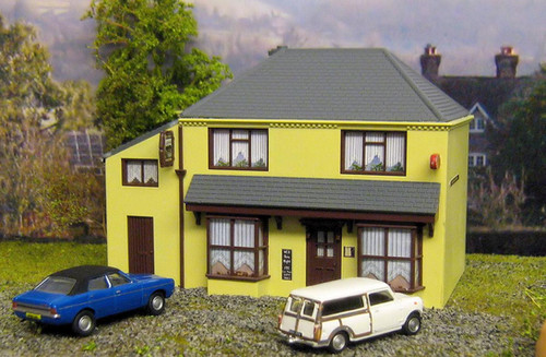 Village Stores/Public House Kit | TierneyModelRailway