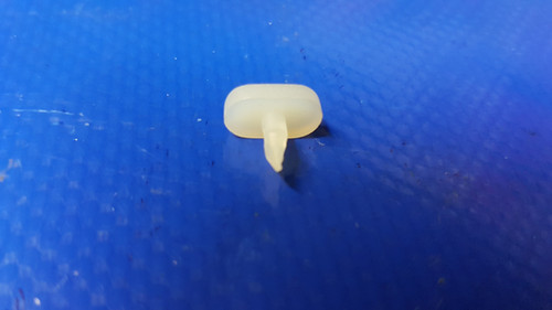 Mercedes W114 - W123 Vertical Grille Trim Clip - 003 988 20 78, 0039882078