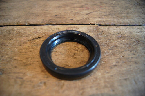 Mercedes W107, W115 - W123 Drive shaft seal inner - 020 997 25 47 ...