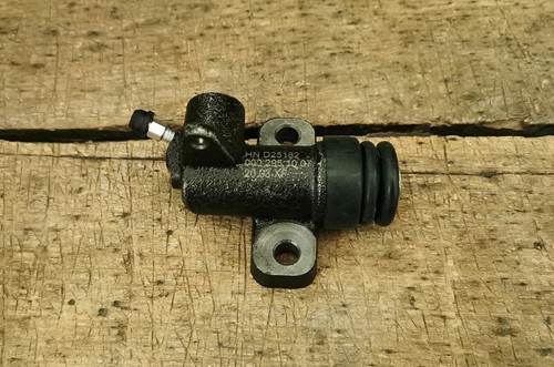 Mercedes W110 & W111 early - Clutch slave cylinder - 000 295 20 07 ...