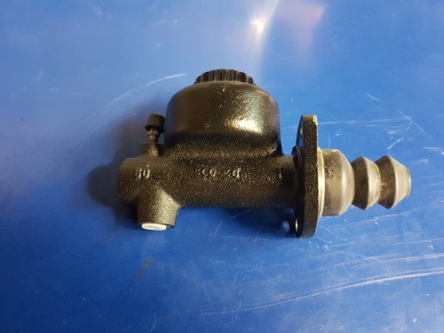 Mercedes W111 Early 220 - Clutch Master Cylinder - 000 295 14 06, 0002951406 | McStarparts