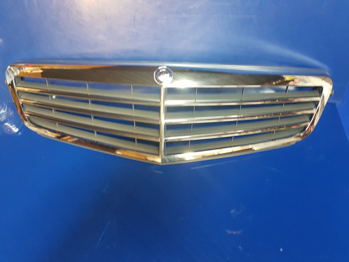 Mercedes W204 - Radiator Grill & Badge - 204 880 12 83, 2048801283 ...