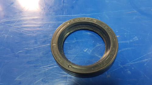 Mercedes W107, W115 - W123 - Drive shaft seal inner - 020 997 25 47 ...