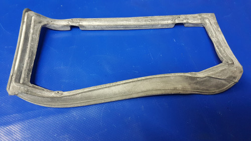 Mercedes W114 - W115 Tail light seal 2nd series Left - 114 826 01 58 ...