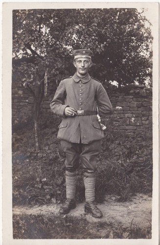 WWI Sturmtruppe portrait with trench knife | Komet Militaria