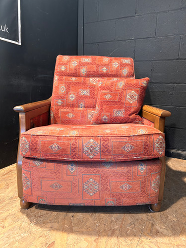 Ercol BergereMedium Elm Reclining Chair | vintagehomestores