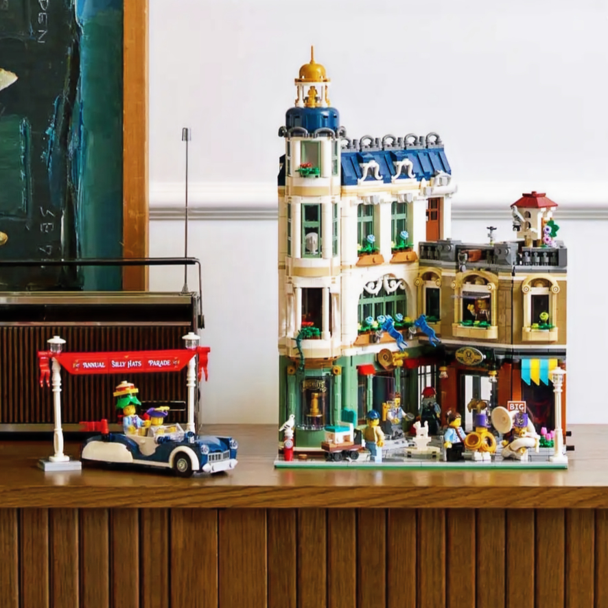 LEGO Icons 40913 Vintage Parade Car GWP Officially Revealed | 1st ...