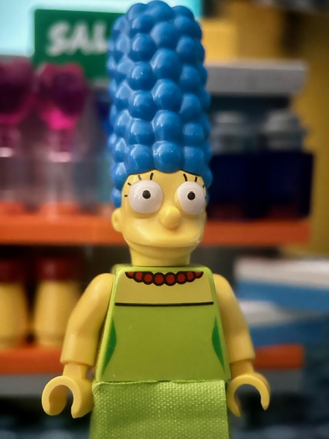 Apexel 3-in-1 Macro Lens: The Perfect Introduction to LEGO Minifigure ...