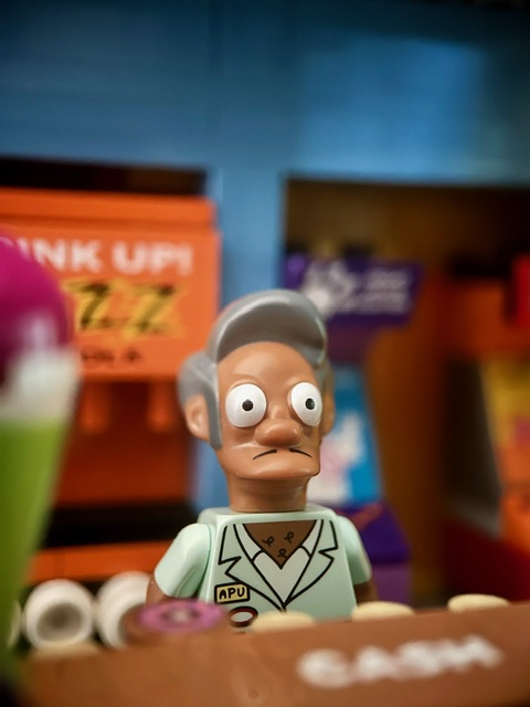 Apexel 3-in-1 Macro Lens: The Perfect Introduction to LEGO Minifigure ...