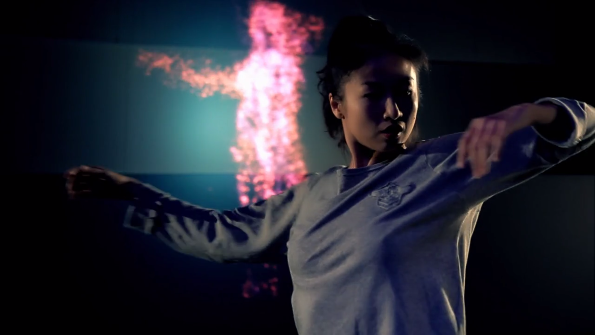 CMB Courtyard House | Paring Onions