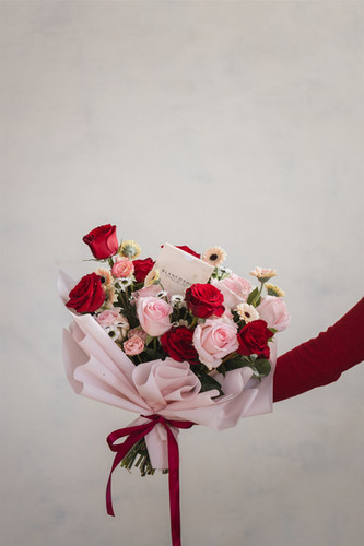 Ramo Cherry | Blanc Dahlia