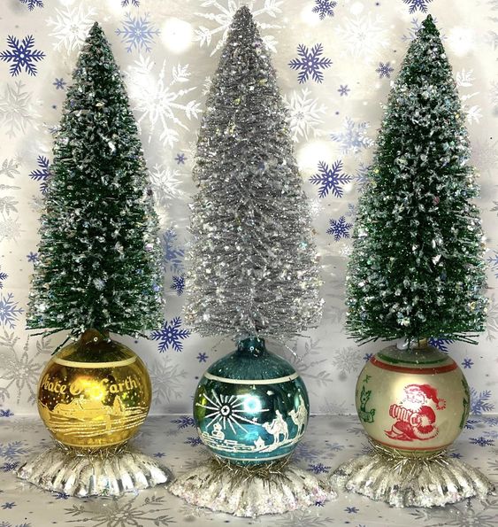 15 Vintage Treasures To Never Pass Up for Christmas Decorating