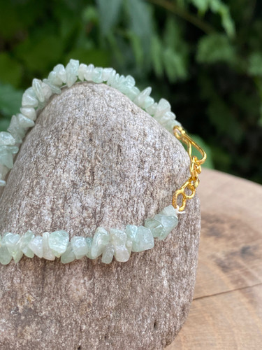 Bracciale Calcedonio Verde con Scaglie di Pietre Dure grezze / Elastico ...