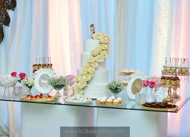 BIZCOCHOS PASTELES BODAS | DC Bakery Shop