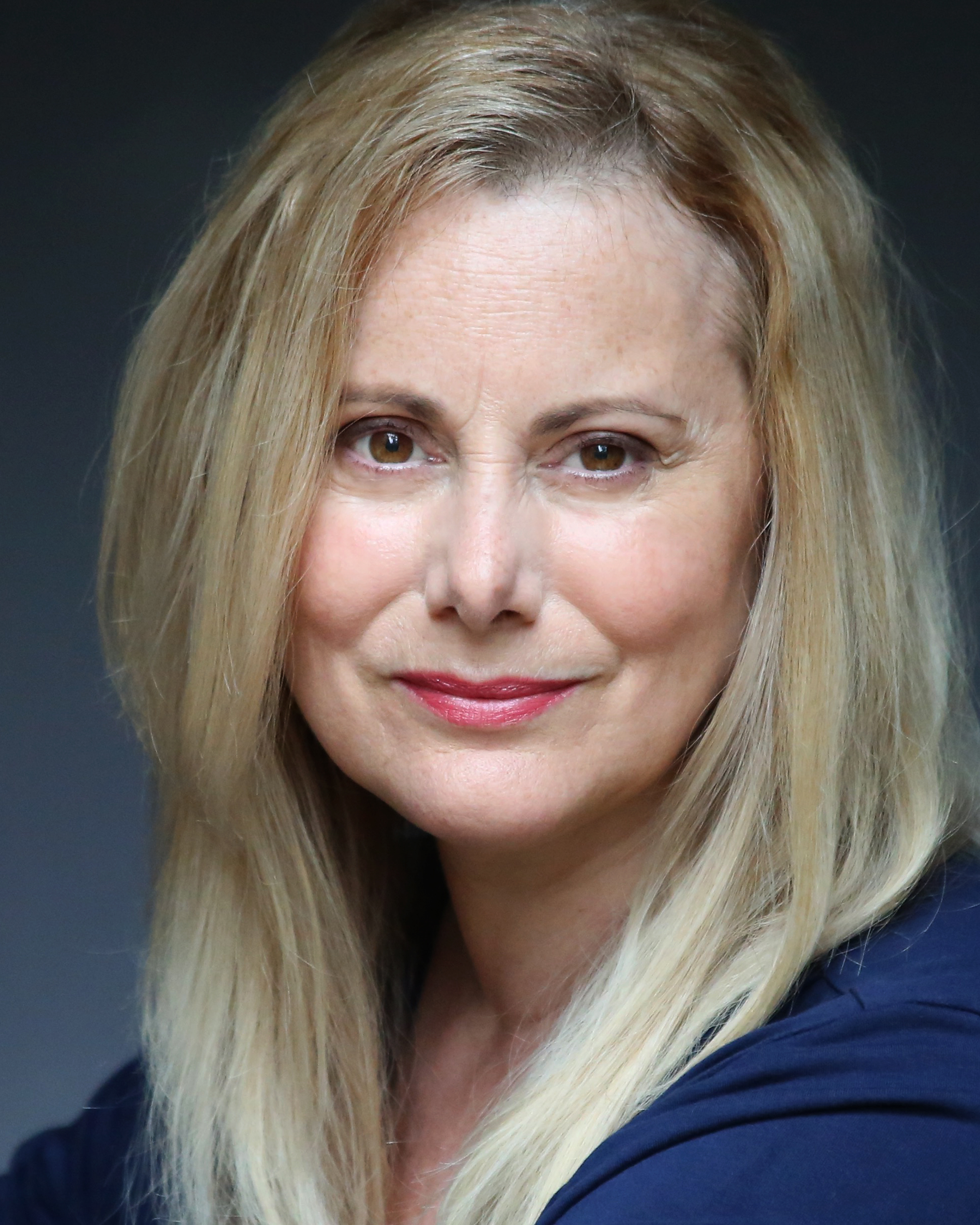 Ruth Curtis headshots