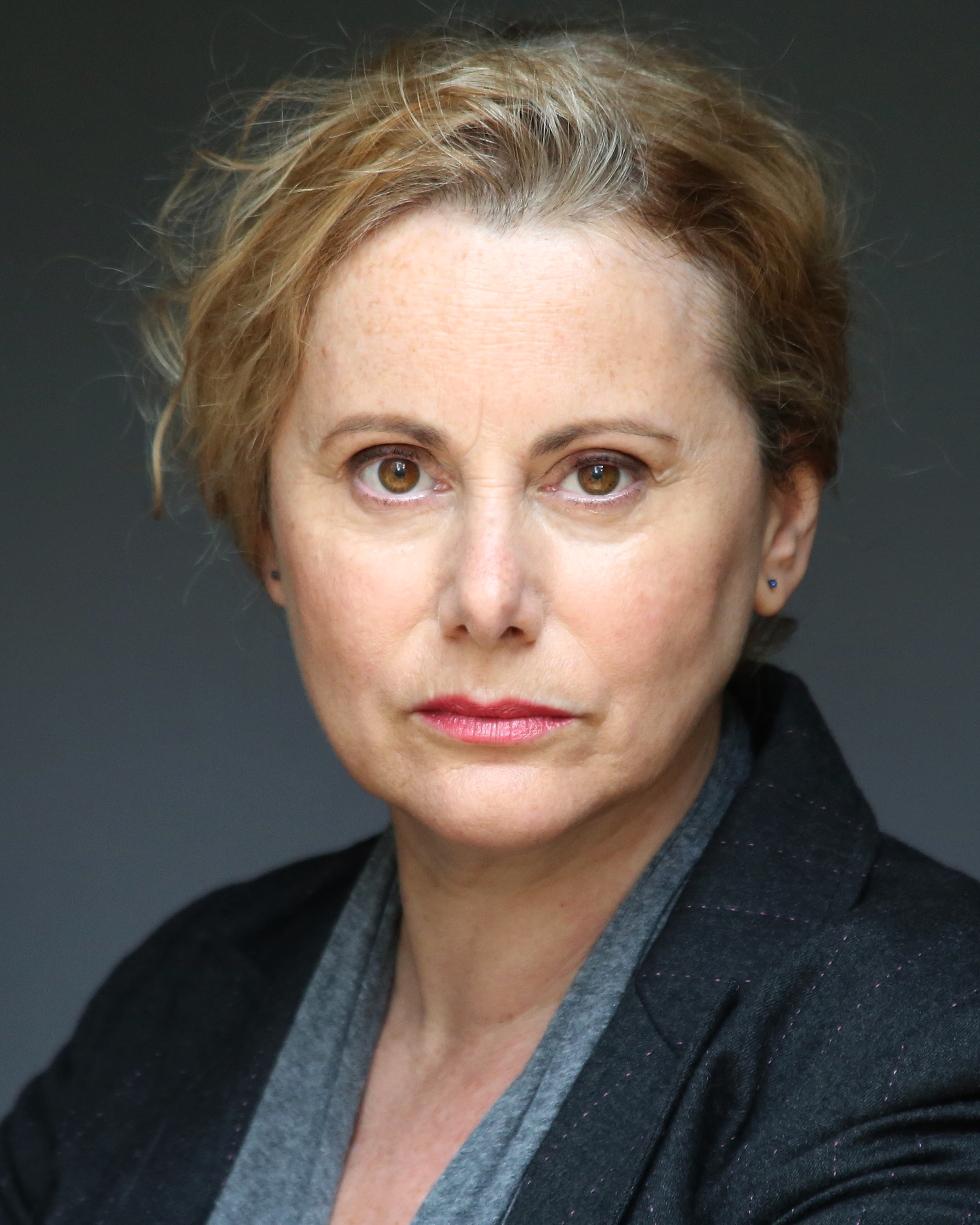 Ruth Curtis headshots