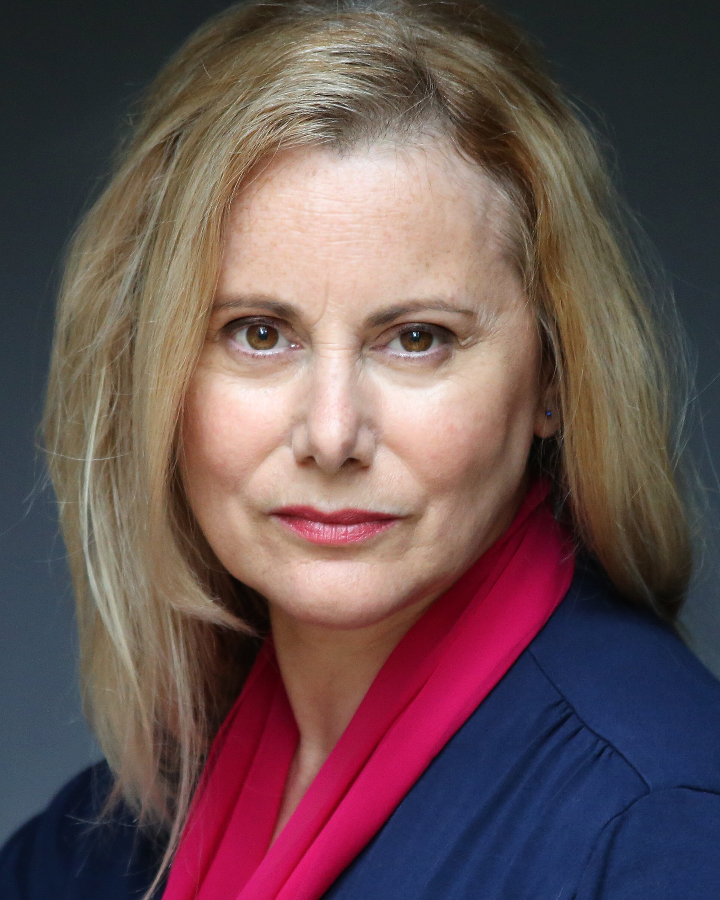 Ruth Curtis headshots