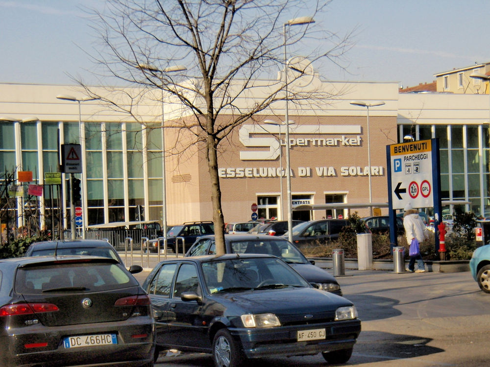 L’ESSELUNGA DI VIA SOLARI