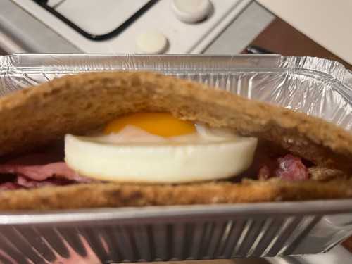 Bacon & egg pitta | Nikkis Eats & TreatsHarlow