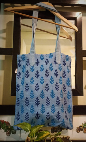 Fashionable silkscreen printed totes for everyday use #TB-SS-0027 | Alna