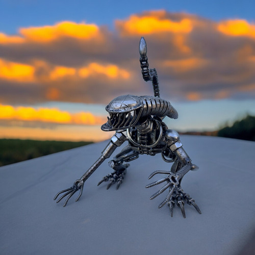 Crouching Space Monster III | Metalsouls Art