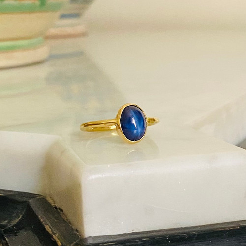 18ct Gold Star Sapphire Ring, Single Mine Origin, Size K.5 | Kernow Gold