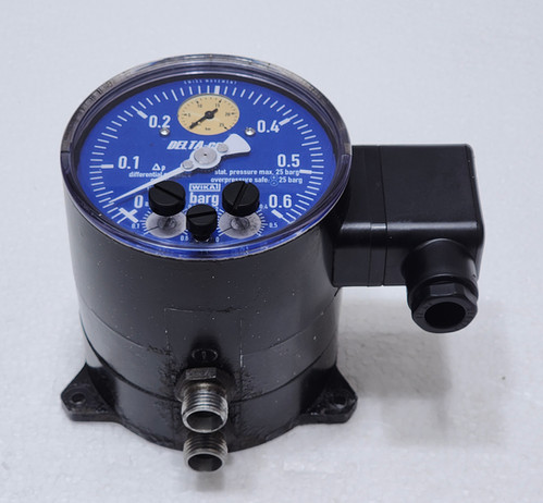 WIKA DELTA-comb | 702.03.100 | Differential Pressure Gauge | Versatile ...