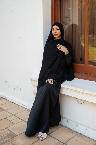 Saphire Black Premium Jersey Hijab | Pyaar Modesty