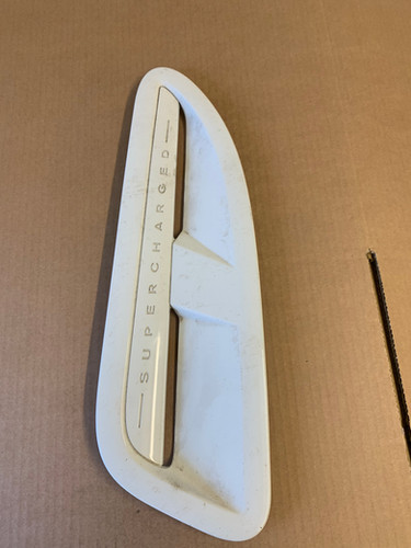 XJR(X351)/XFR (X250)/XKR (XK150) RH BONNET VENT | Eurojag Limited