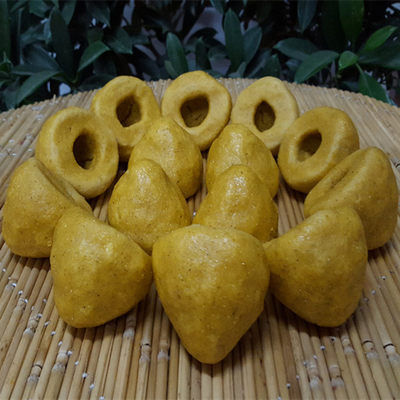 Wotou (窝头 wō tóu)