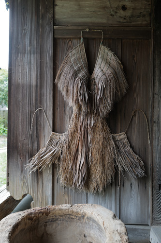 Vintage Japanese hand woven straw rain cape Mino | oldindustrial-japan