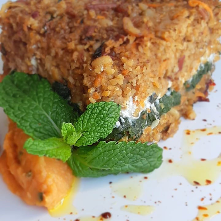 Kibe Assado Vegetariano com Recheio de Espinafre com Coalhada Seca