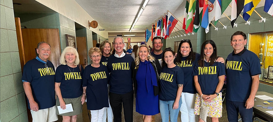 VOLUNTEER | Towell for judge