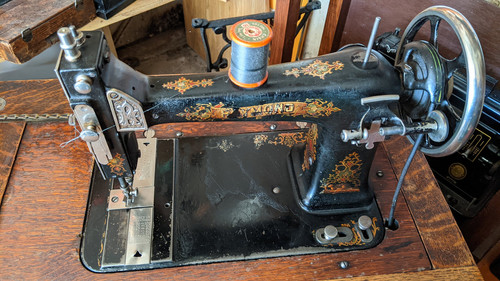 1905 Raymond | Sask Sewing Machines
