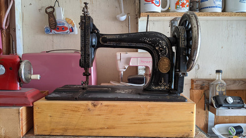 1895 Hengstenberg The Robina | Sask Sewing Machines