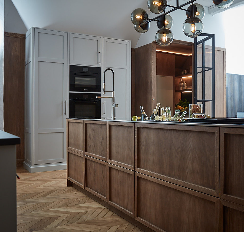 Målad Shaker och Ramen i Ek Lykkedal Crossover