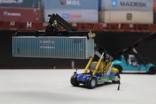 Capital Intermodal Weathered 40ft Card Container | goodwoodscenics